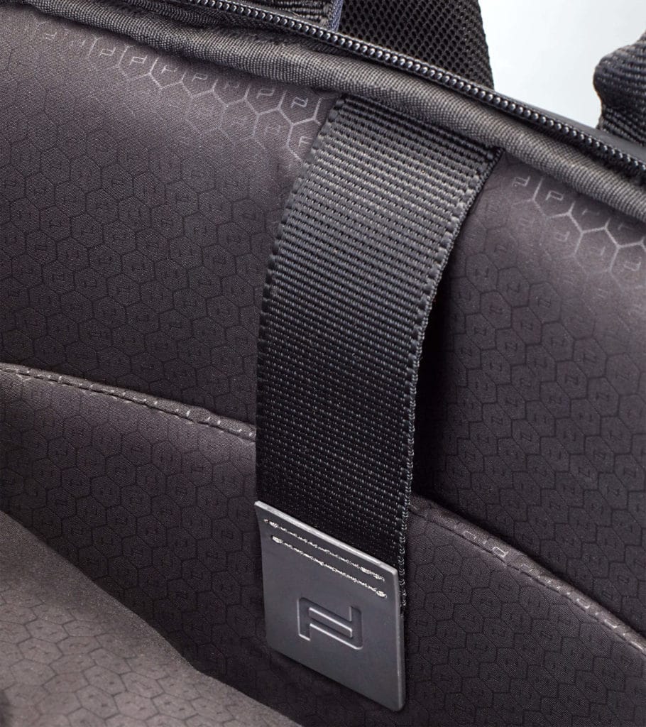 4056487017464_PD_FW21_BAG_ISD_low - Porsche